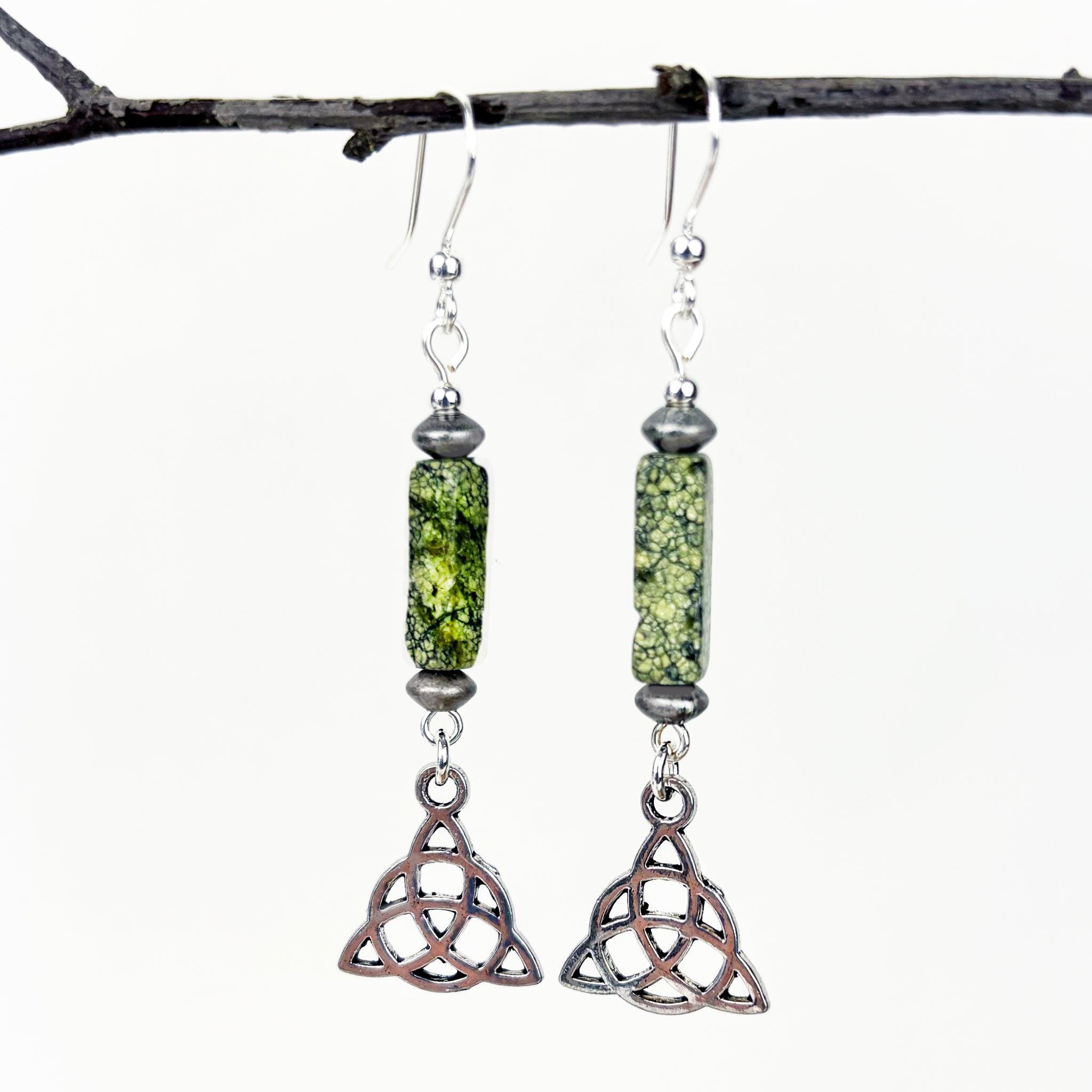 Square Column of Celtic Triknot